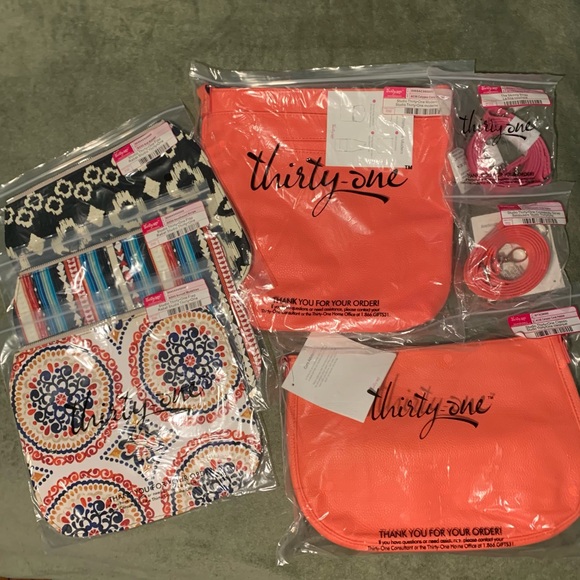 thirty-one | Bags | 7 Pc Studio Thirtyone Bundle 2 Purses 2 Straps And ...